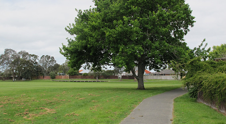 Te Atatū Peninsula Park Path – bike paths in Auckland